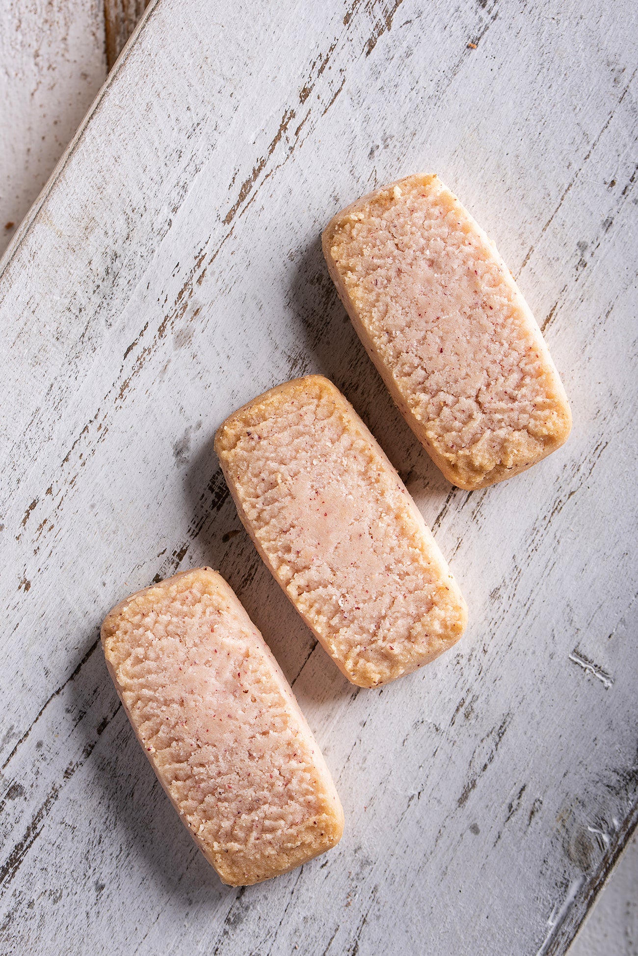 Lowrey Cranberry Shortbread Biscuits | 200g Blue Tin NZ – Lowrey Foods